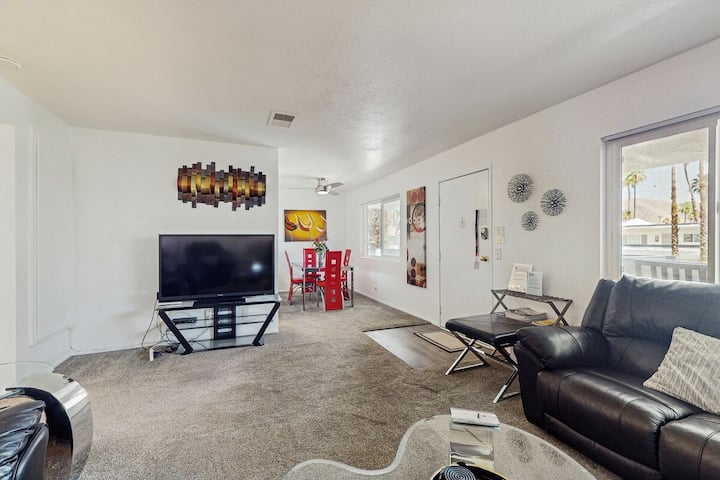 Mountain View Condo Close To Downtown With Balcony - Palm Springs, CA