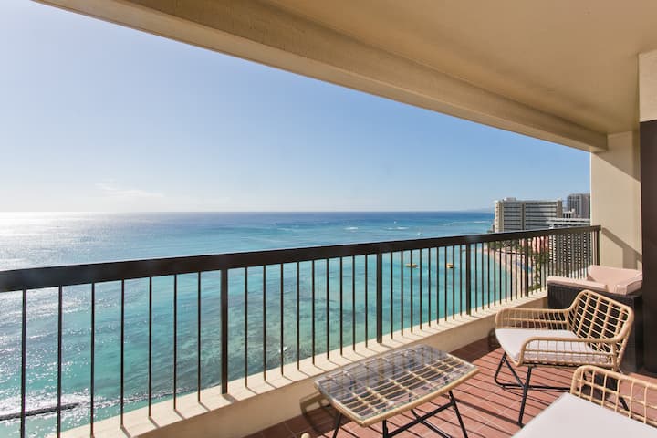 Ultra Luxury, High Floor, Ocean View Free Parking! - Honolulu, HI