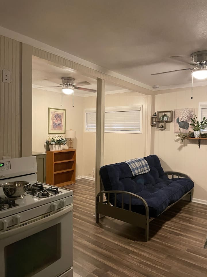 Warm & Cozy

Near Seaworld, Lackland Afb Etc.) - Laurel Mountain Ranch - San Antonio