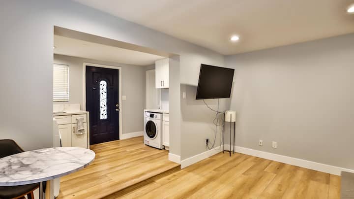 Pleasant 1 Bedroom Jdau 4 Miles From Disneyland! - Anaheim, CA