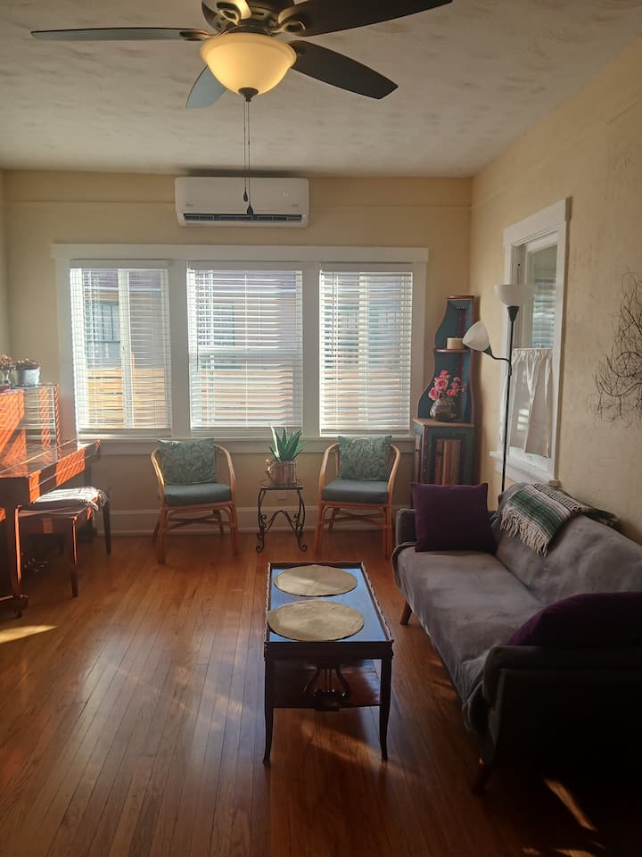 Historic Area Hideaway! 
Close To Tourist Spots! - Albuquerque, NM