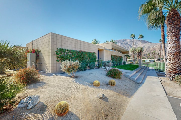 Modern 3br Mountainview | Pool | Fireplace - Palm Desert, CA