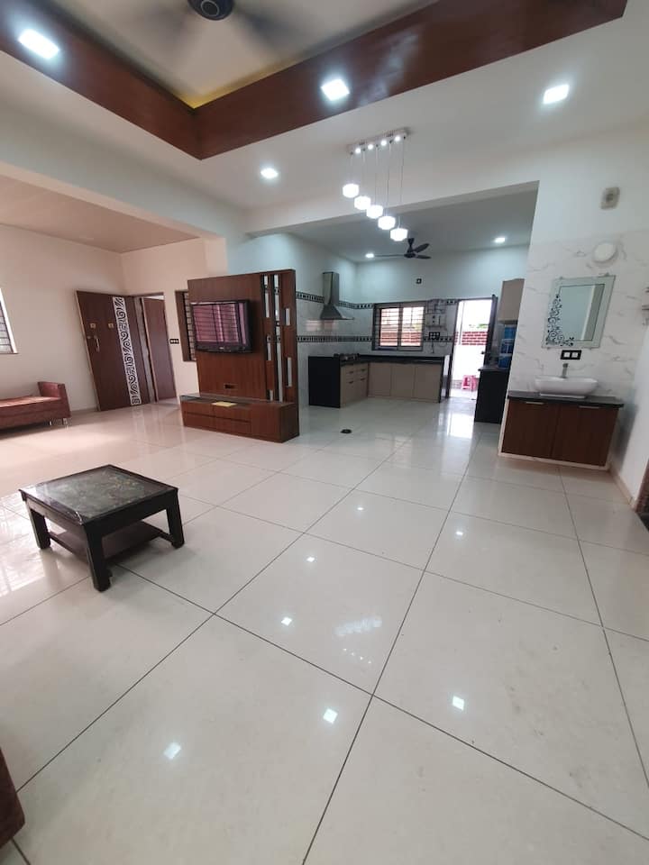 Spacious Family Home Close To Attractions - Vadodara