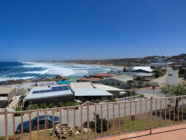 Steenbras 3, A Spacious Self-catering Unit - Doringbaai