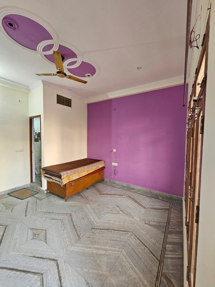 Spacious 1.5 Bhk With Balcony & 2 Baths - Jhansi