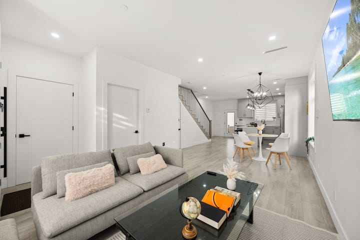 ~Bright Modern 3 Bedroom Duplex In Vancouver - Vancouver