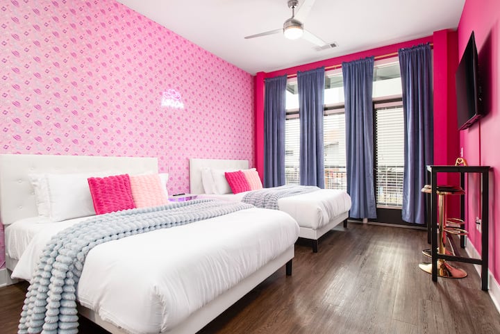 Blush&boots | Broadway Walk | Sleeps 6 | Pool+gym - SoundWaves at Gaylord Opryland, Nashville