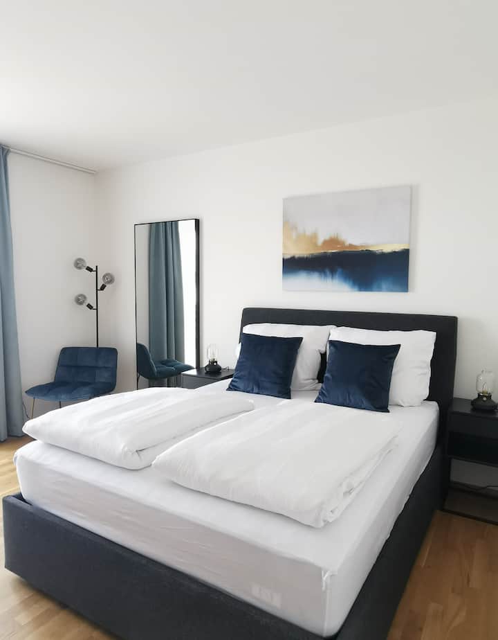 Design Apartment With Balcony | Munich Pasing - München