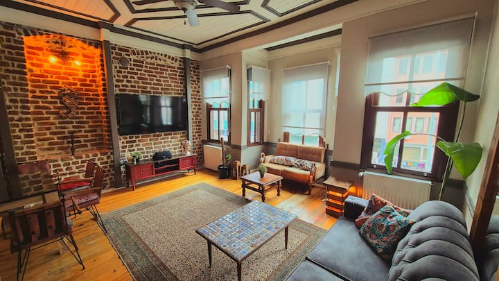 Historic Villa With Private Garden/kadıköy - Maltepe