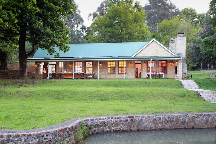 New England Cottage - 3 Bedroom - Underberg