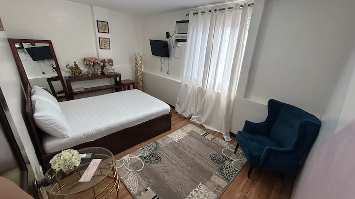 This Is Tulips Room That Can Fit 2-5 Persons - Liliw