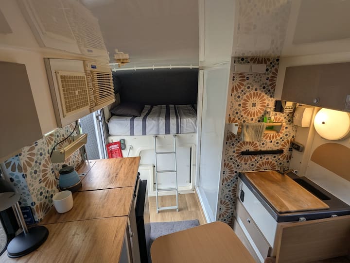 Cosy Camper For 1-2 Guests, Close To Shops & Pub - Kingaroy