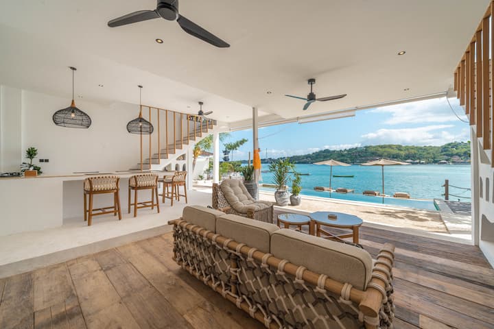 Unique Private Beachfront Villa – Nusa Ceningan - Australia