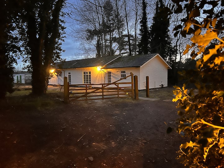 The Cottage At Deandale Stays - Knutsford