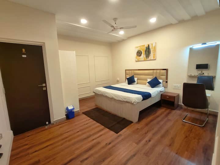 Hotel Ananta By Nivora Hospitality | Deluxe Room - Nagpur