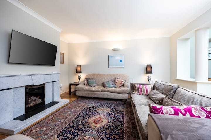 3bed Home With Parking/near Harcourt Luas Stop - Dublin
