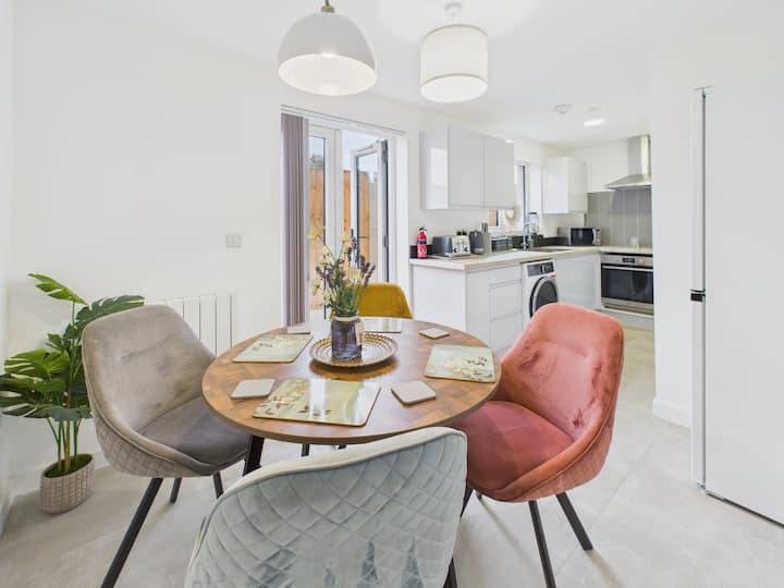 9 Green Hat House - Usk