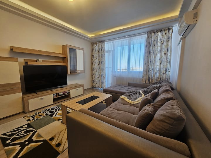 Urban Skyline Apartment - Brașov