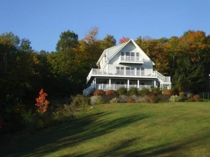 Escape To Beautiful Lake And Mountain Views! - Gilford, NH