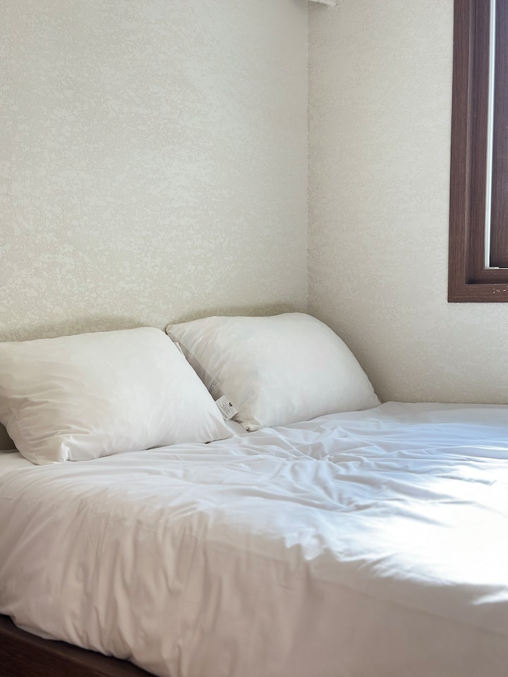 진명스테이 6-2 / 부산역1분 / Netflex / 감성숙소 / 짐보관 - Busan