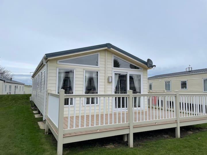 Platinum Lodge
Coastal Retreat - Tynemouth