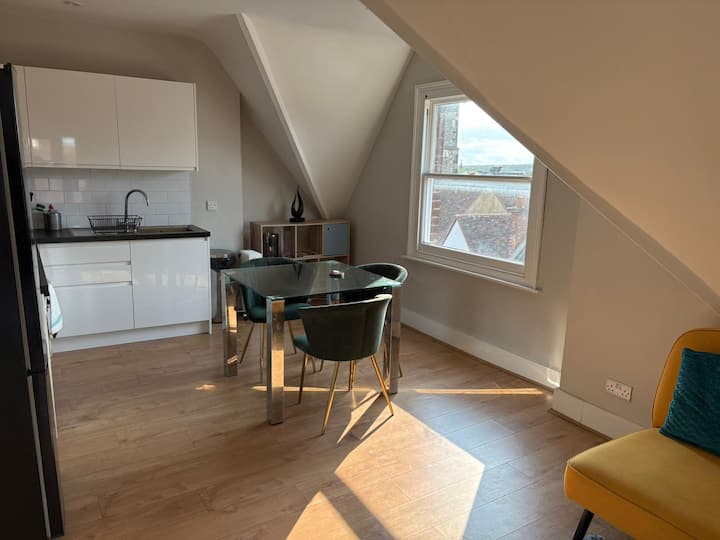 Newly Refurbished City Centre 2 Bedroom Apartment - Saint Albans