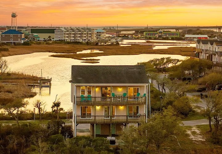 Surrounded By Water & Short Walk To Beach - Topsail Beach, NC