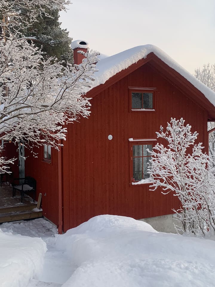 Nybyggd Stuga Centralt I Järvsö. - Schweden