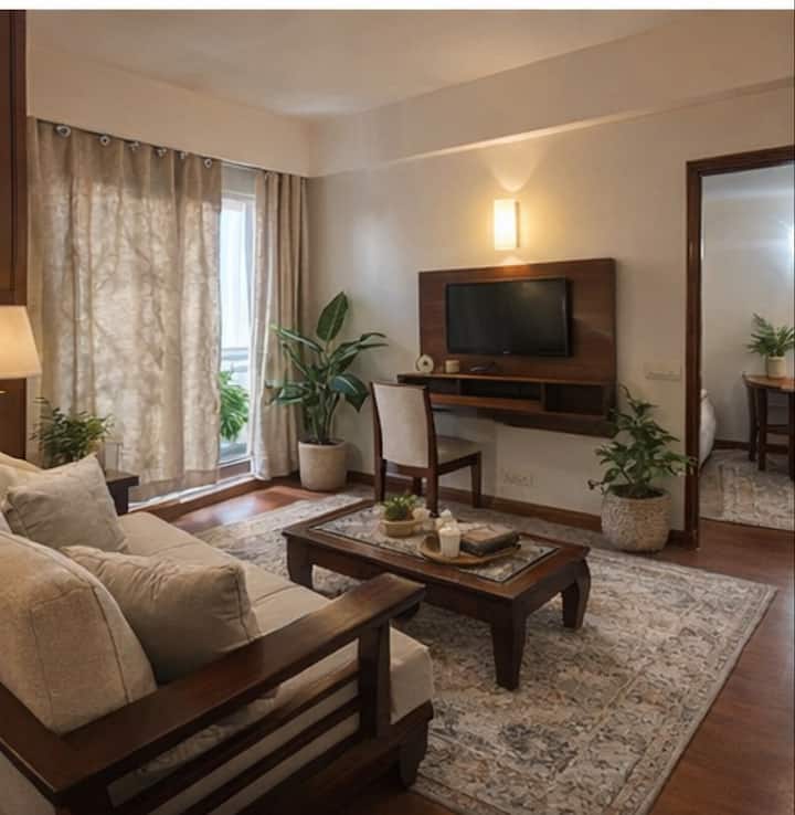 Peach Tree Luxe Retreat Spacious With Bathtub - Gurugram