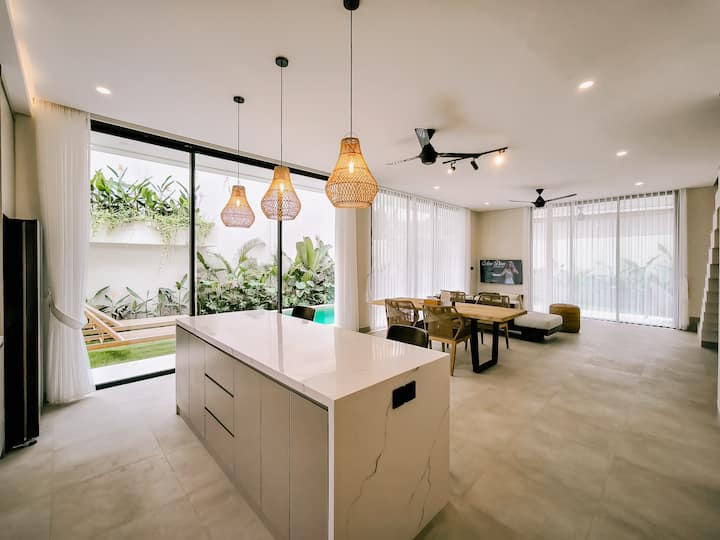 2br Villa, Private Pool – Prime & Quiet Location 1 - Australia