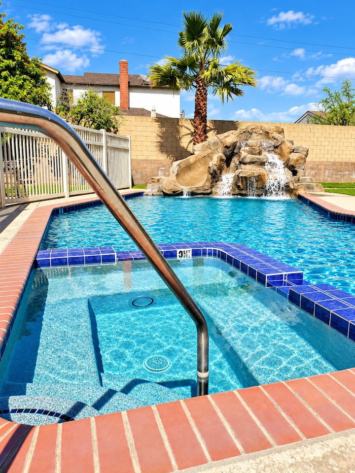 Belle's Castle 7 Bedrooms 3.5 Bathrooms Home - Anaheim, CA