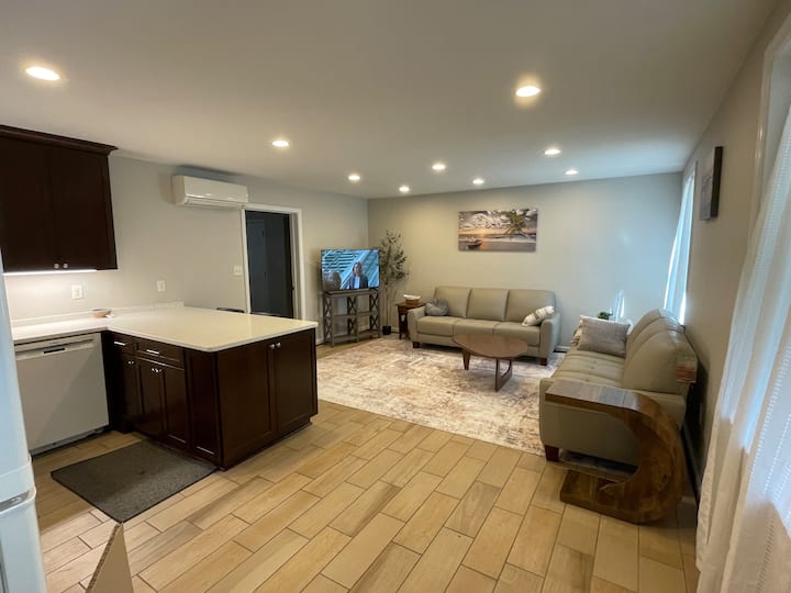 Cozy, Private Basement Apartment - Silver Spring, MD
