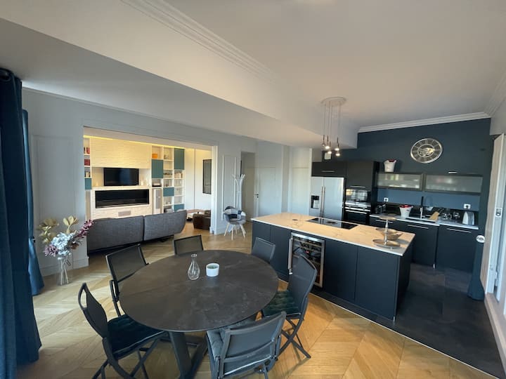 Magnifique Appartement - Centre Historique - Laval, France