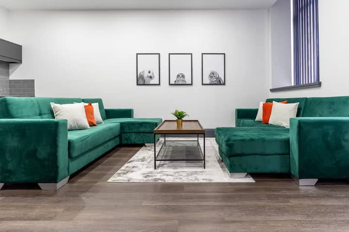 New Zealand House Spacious Central 3-br Apartment - Liverpool, UK