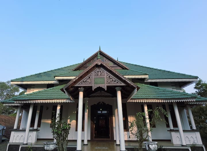 Thiruvalla Bangalow - Chengannur