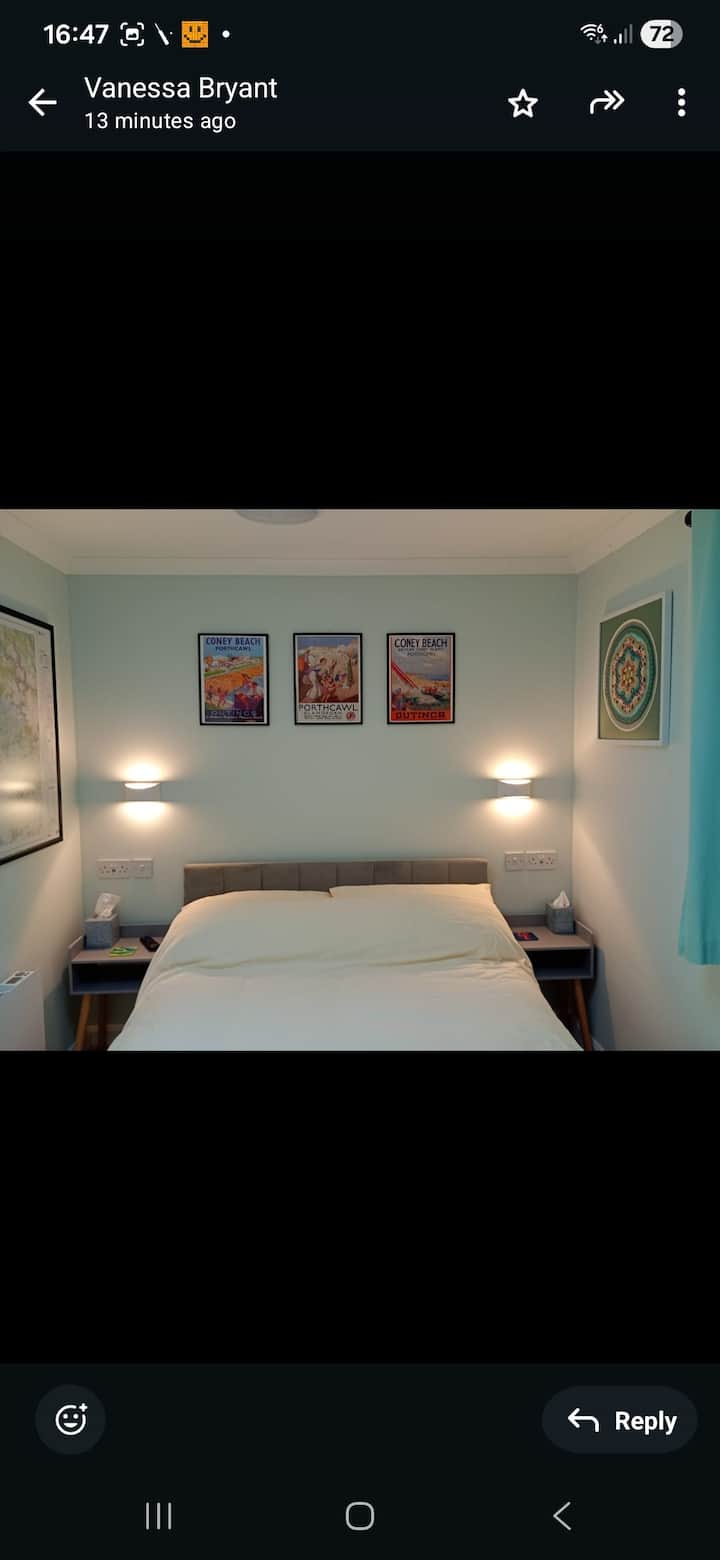 Coastal Hideaway - Bridgend