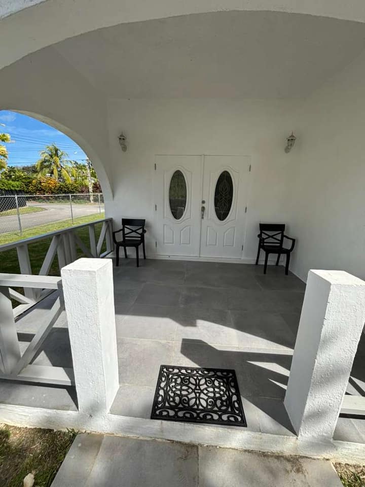 Familienvilla – 10 Gehminuten vom Strand entfernt - Häuser zur Miete in ...