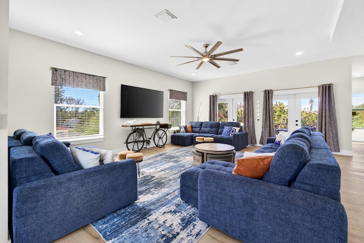 Brandon's Cove - Treasure Island, FL