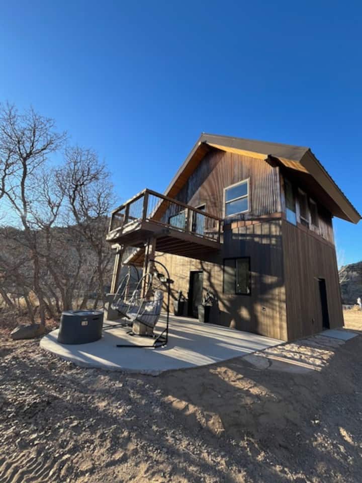 North Creek Treehouse - Escalante, UT