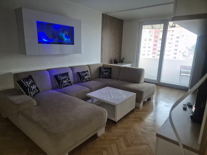 ŠTýlový 4-izbový Byt V Srdci Mesta - Levice