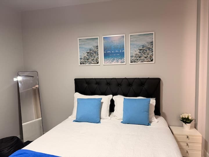 Pague Em 6x! Pé Na Areia E Quarto Climatizado! - Vila Velha