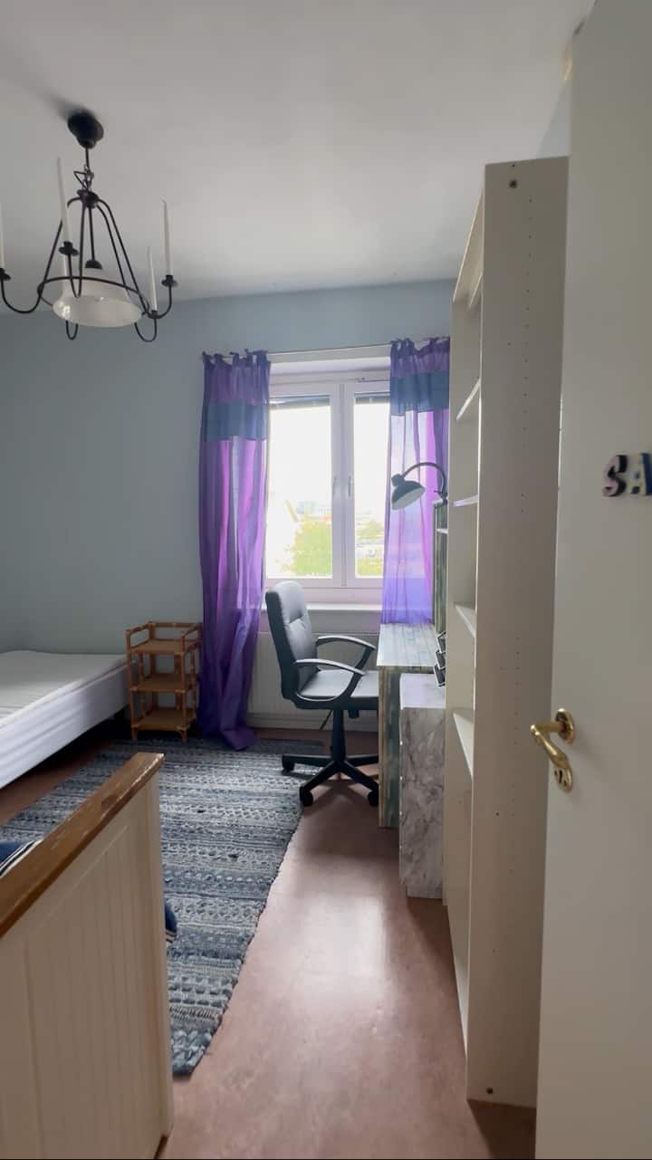 Coosy Bed Room With Two Single Beds - Stockholm