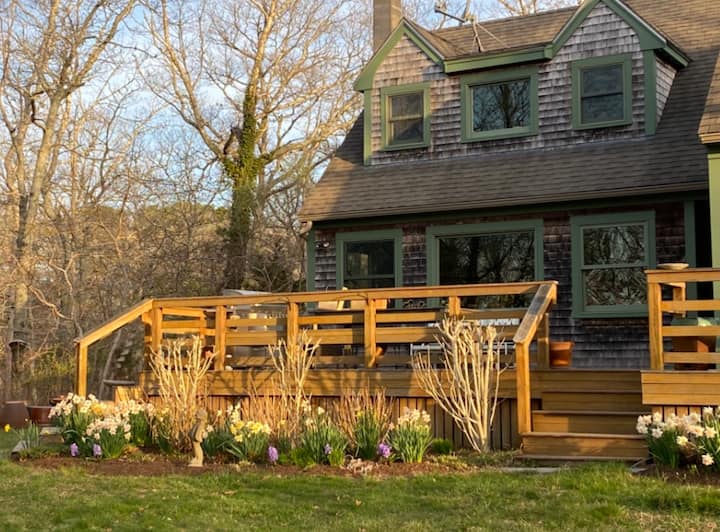 Charming Country Setting Tucked Away In Oak Bluffs - Oak Bluffs, MA