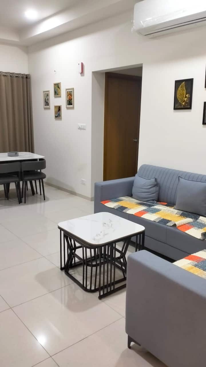 Elegant 2bhk Service Apartment In Gift City - Gandhinagar