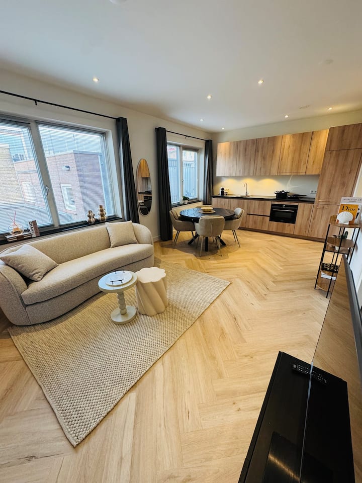 Prachtig, Vernieuwd, Modern Ingericht Appartement. - Eindhoven