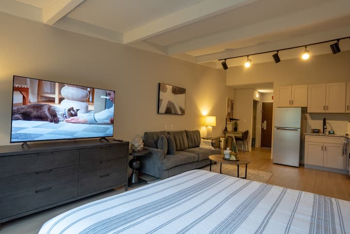 Chic Loft Studio Near Downtown Raleigh (2721-316) - Raleigh, NC