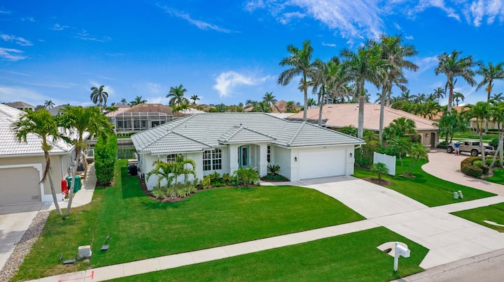 Beautiful Canal Front Home With Pool! - Marco Island, FL