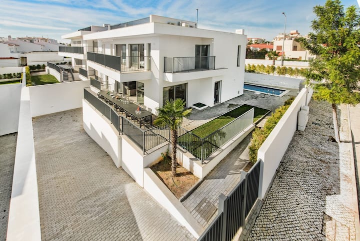 Villa Violeta - A Magnificent Large Bespoke Villa - Albufeira