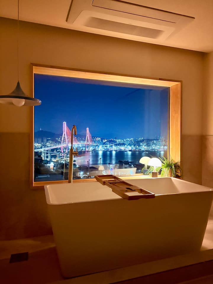 소월가옥, 하월 - Busan Station