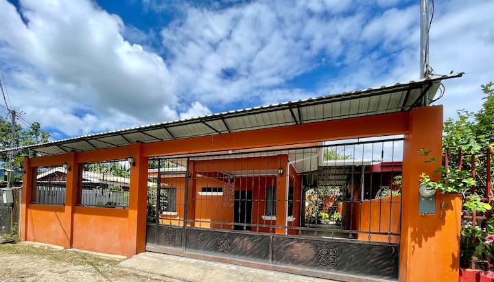 Nicoya House. Casa Completa Con
A/c Y Parqueo -